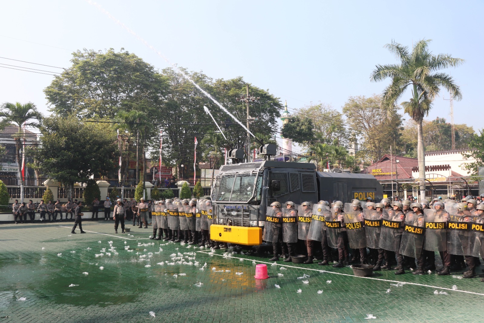 Polres Malang Gelar Simulasi Sispamkota Pengamanan Pilkada 2024 - Tribratanews Polres Magetan